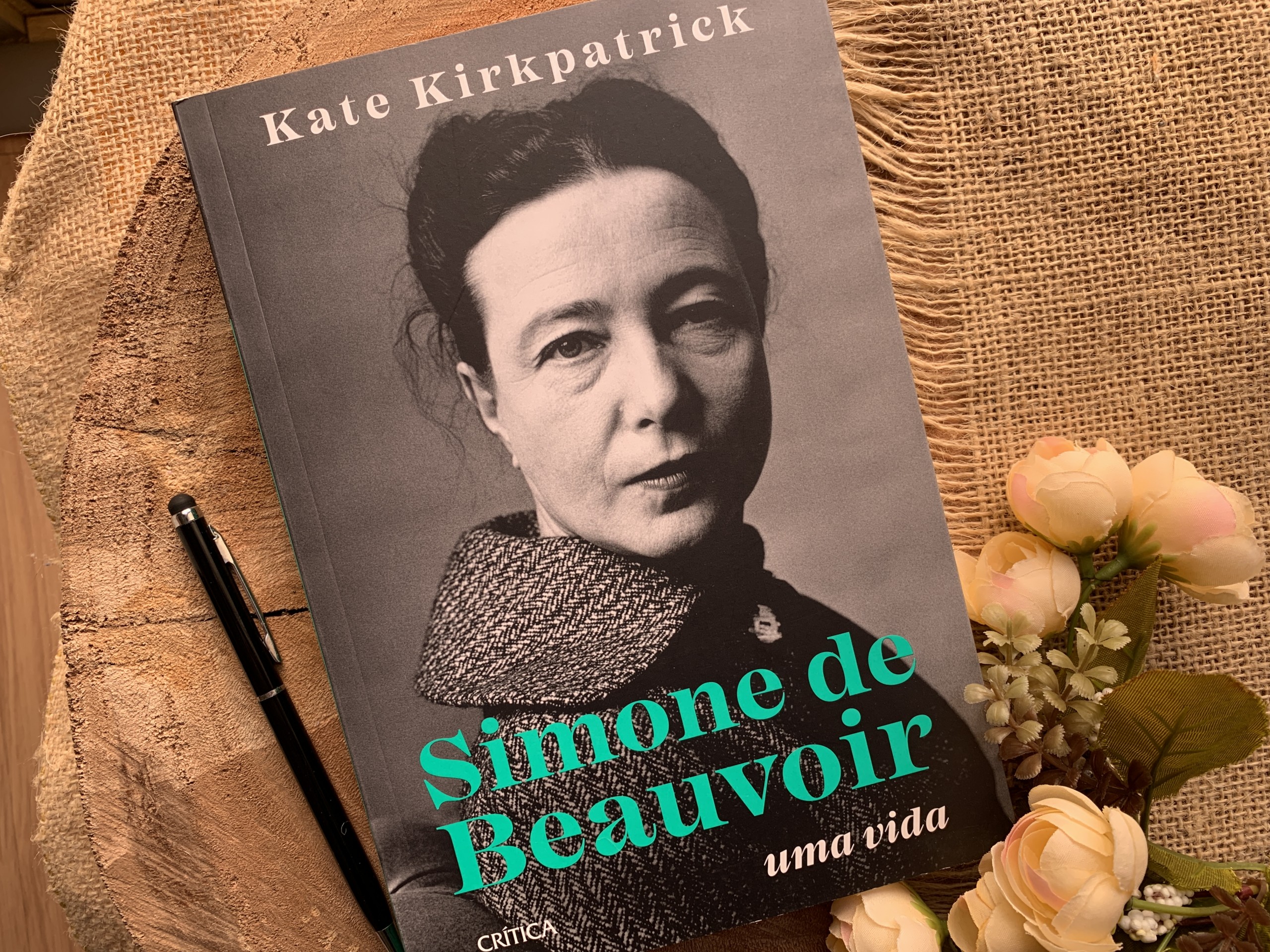 Simone de Beauvoir: Uma Vida | Kate Kirkpatrick – Estante Diagonal