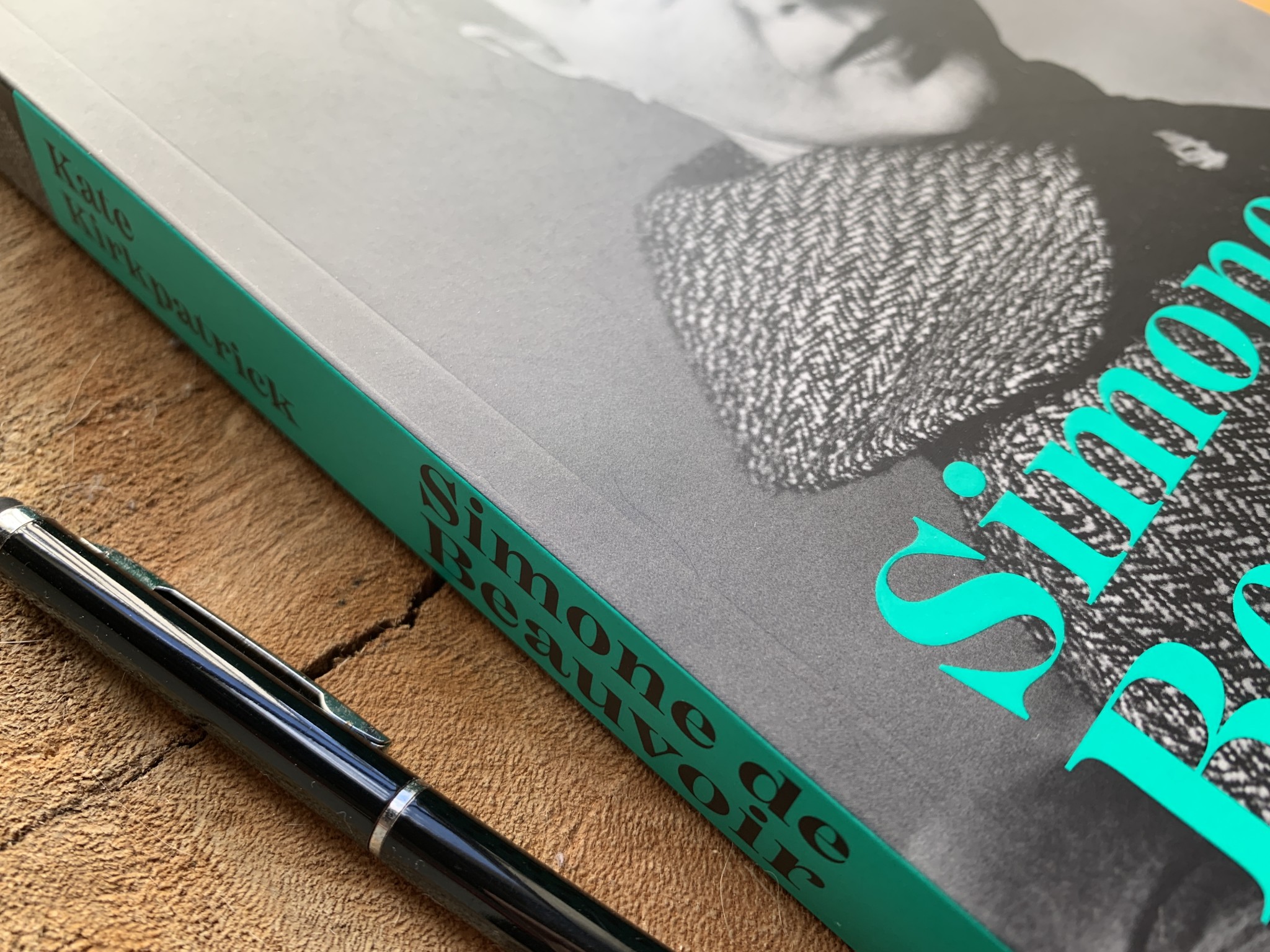 Simone de Beauvoir: Uma Vida | Kate Kirkpatrick – Estante Diagonal